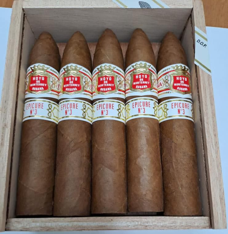 Cohiba Short outer of 100 Cigarillos | Promo Cigar